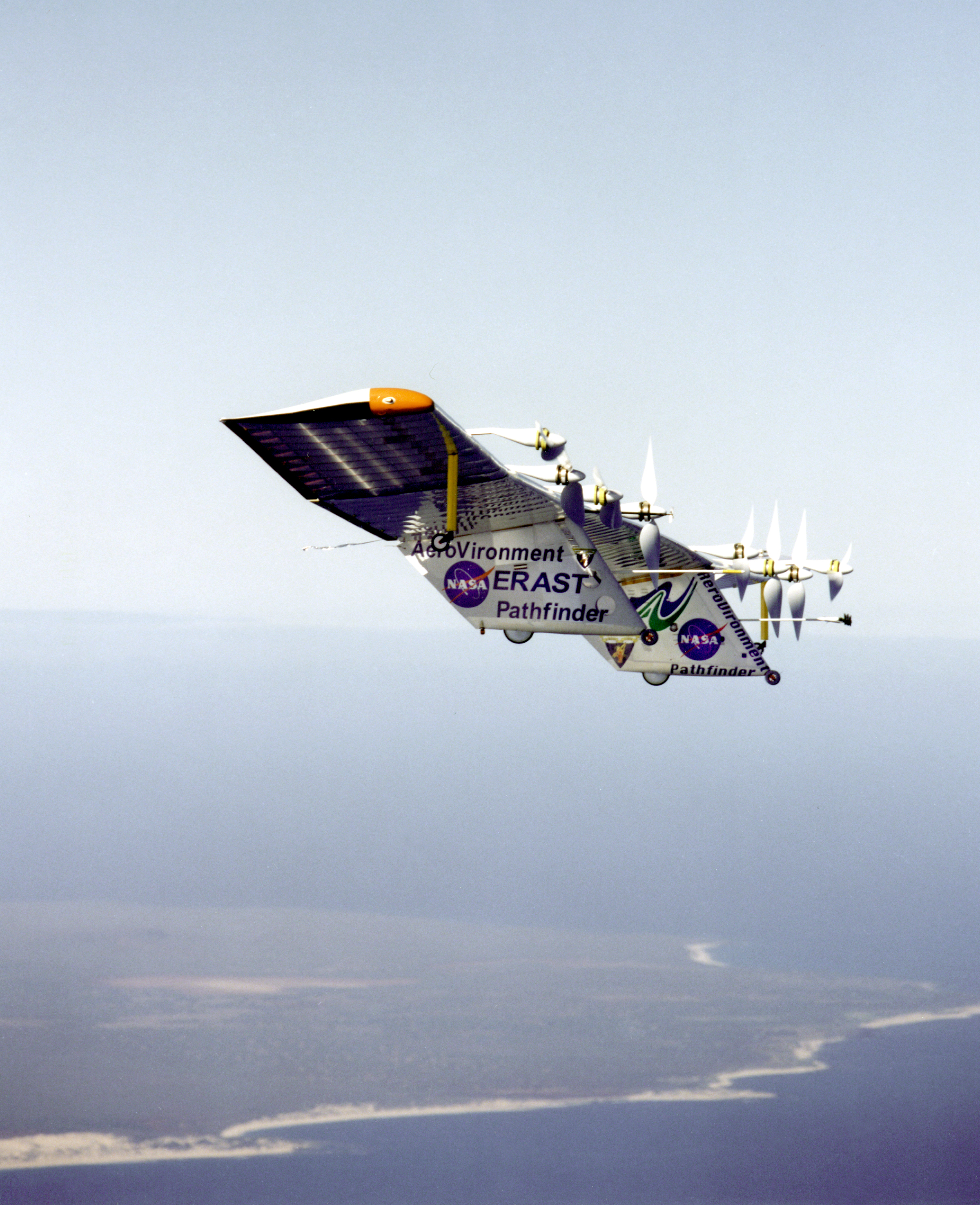 NASA's Pathfinder-Plus in flight over Hawaii : r/WeirdWings